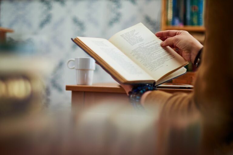 15 Best Forbidden Romance Books To Add To Your Reading List - Fiction ...